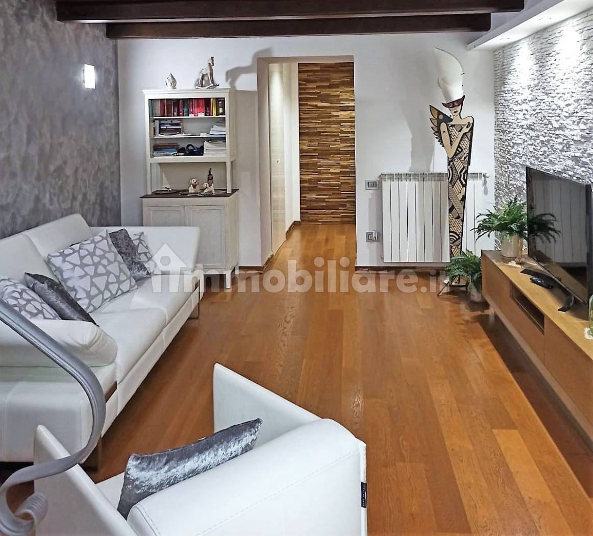 Bilocale via Paolina Craven 21, Centro, Cava de&#039; Tirreni