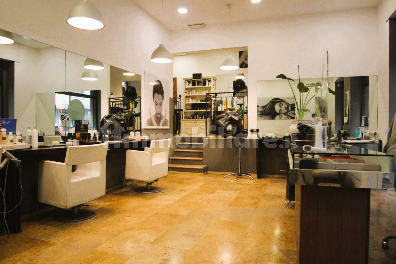 Locale commerciale in Vendita