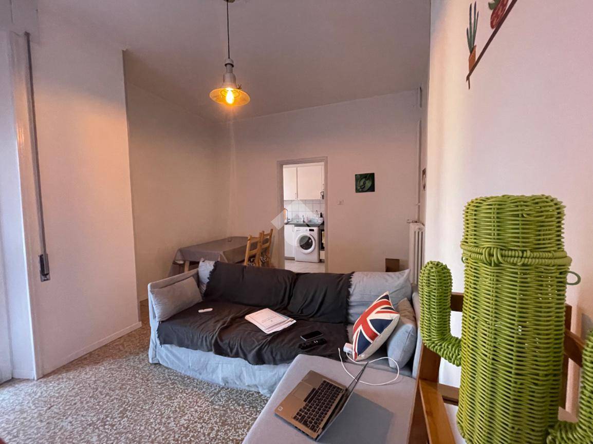 Trilocale via Coralli 6, Via Riviera, Pavia