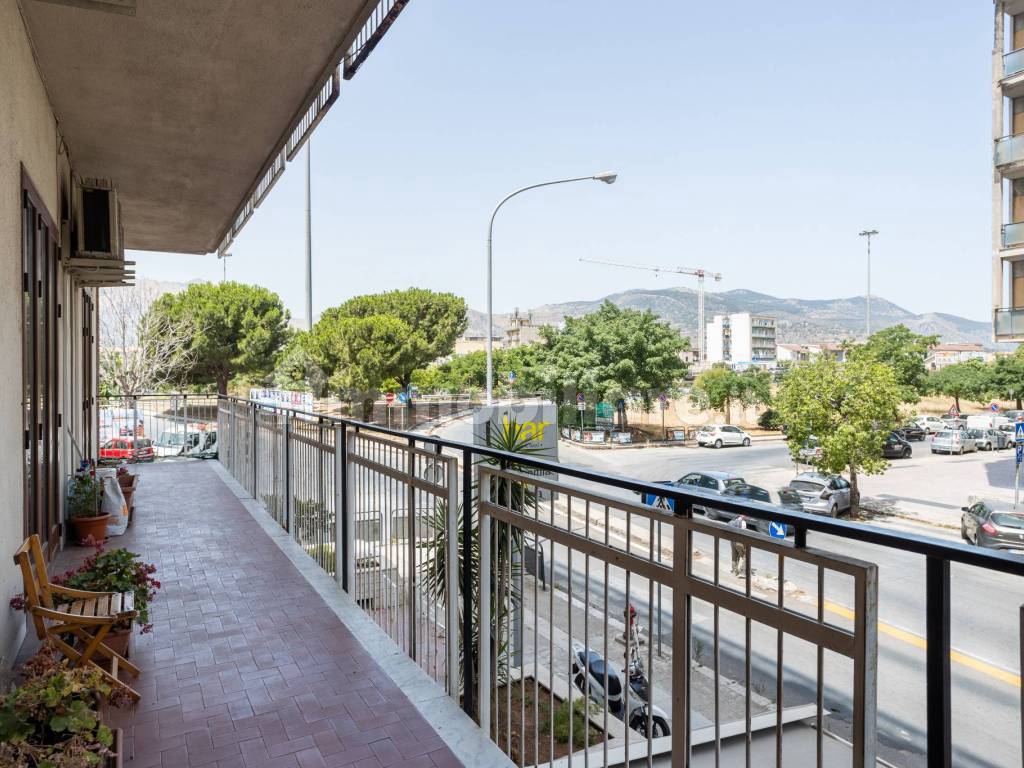 Vendita Appartamento in via Guido d'Arezzo 6. Palermo. Buono stato ...