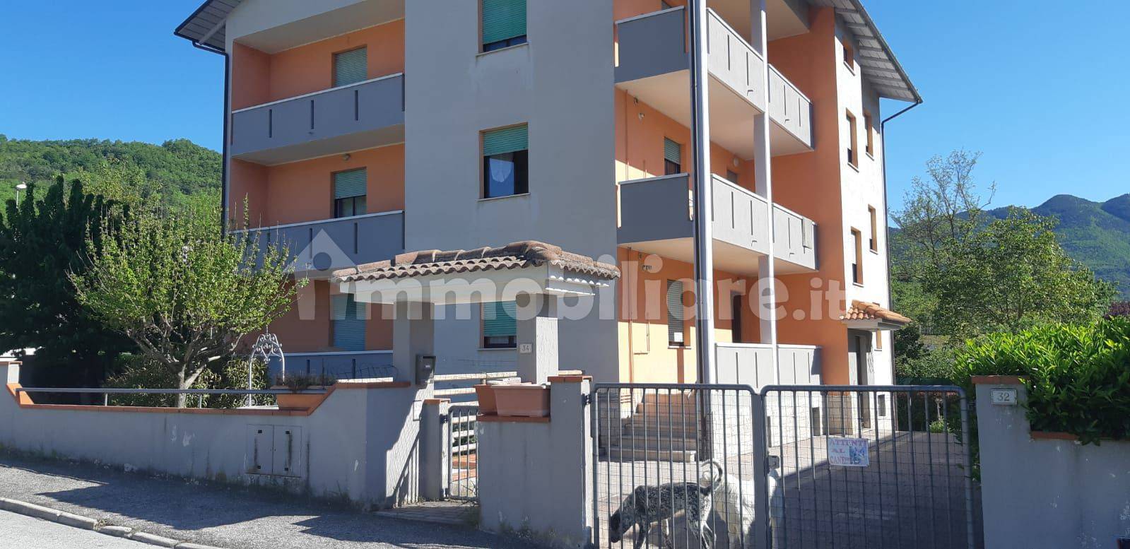 Quadrilocale via Martiri di via Fani 34, Centro, Acqualagna