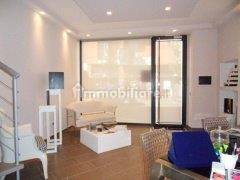 Locale commerciale in Vendita