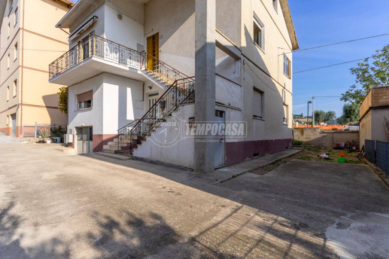 Quadrilocale via Martin Luther King 34, Pintura, Morrovalle