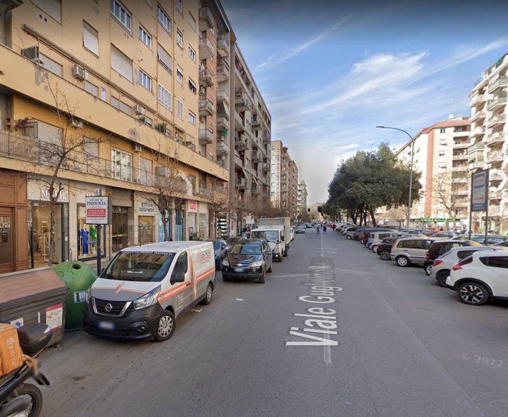 Locale commerciale in Vendita