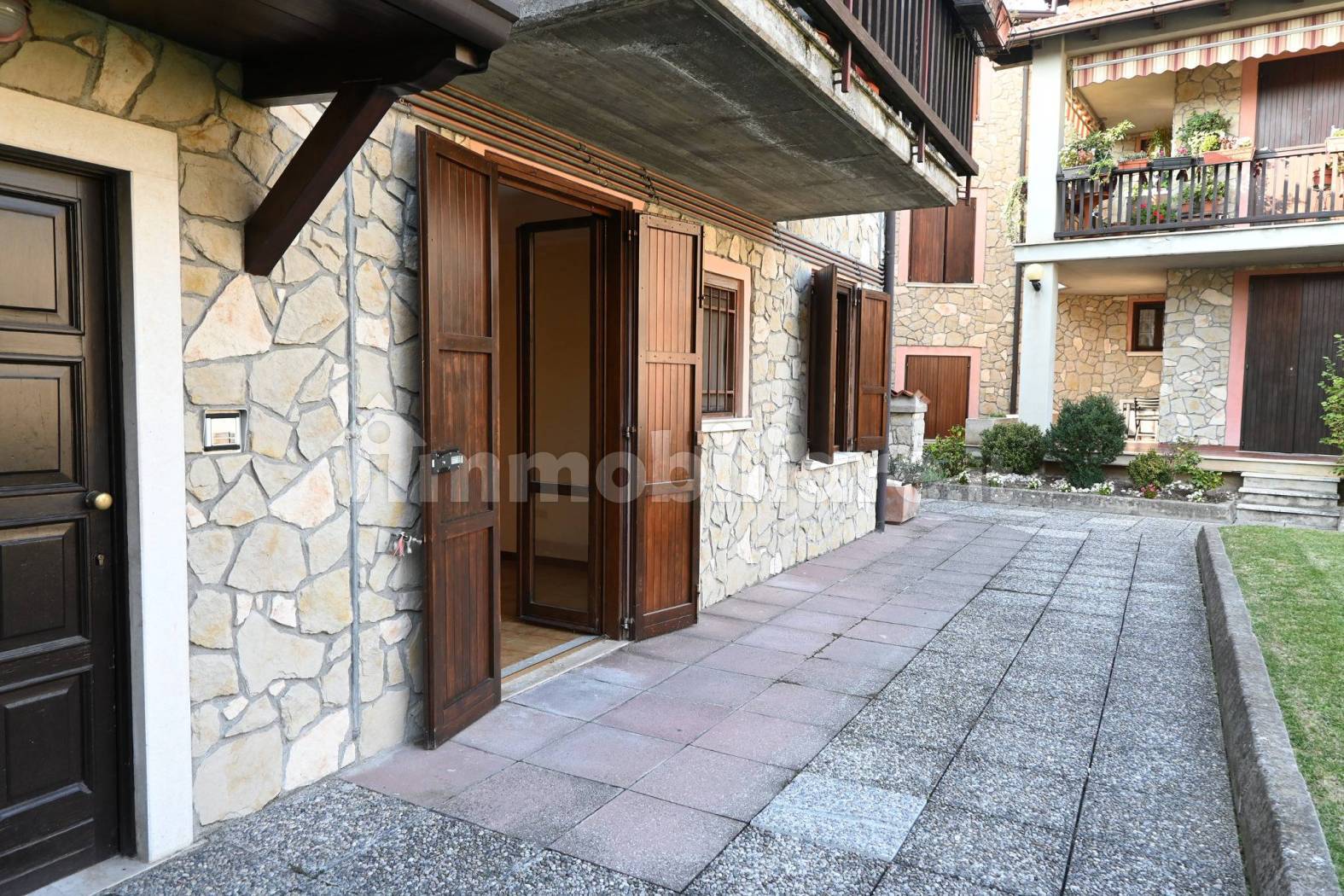 Trilocale vicolo del Levante 16, Centro, Cellatica