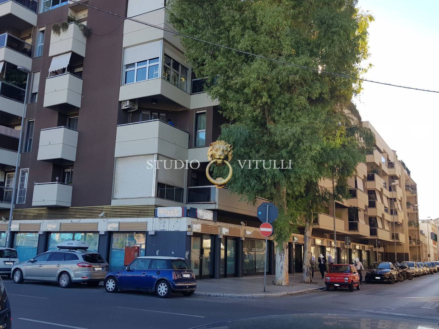 Locale commerciale in Vendita