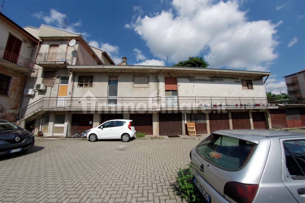 Locale commerciale in Vendita