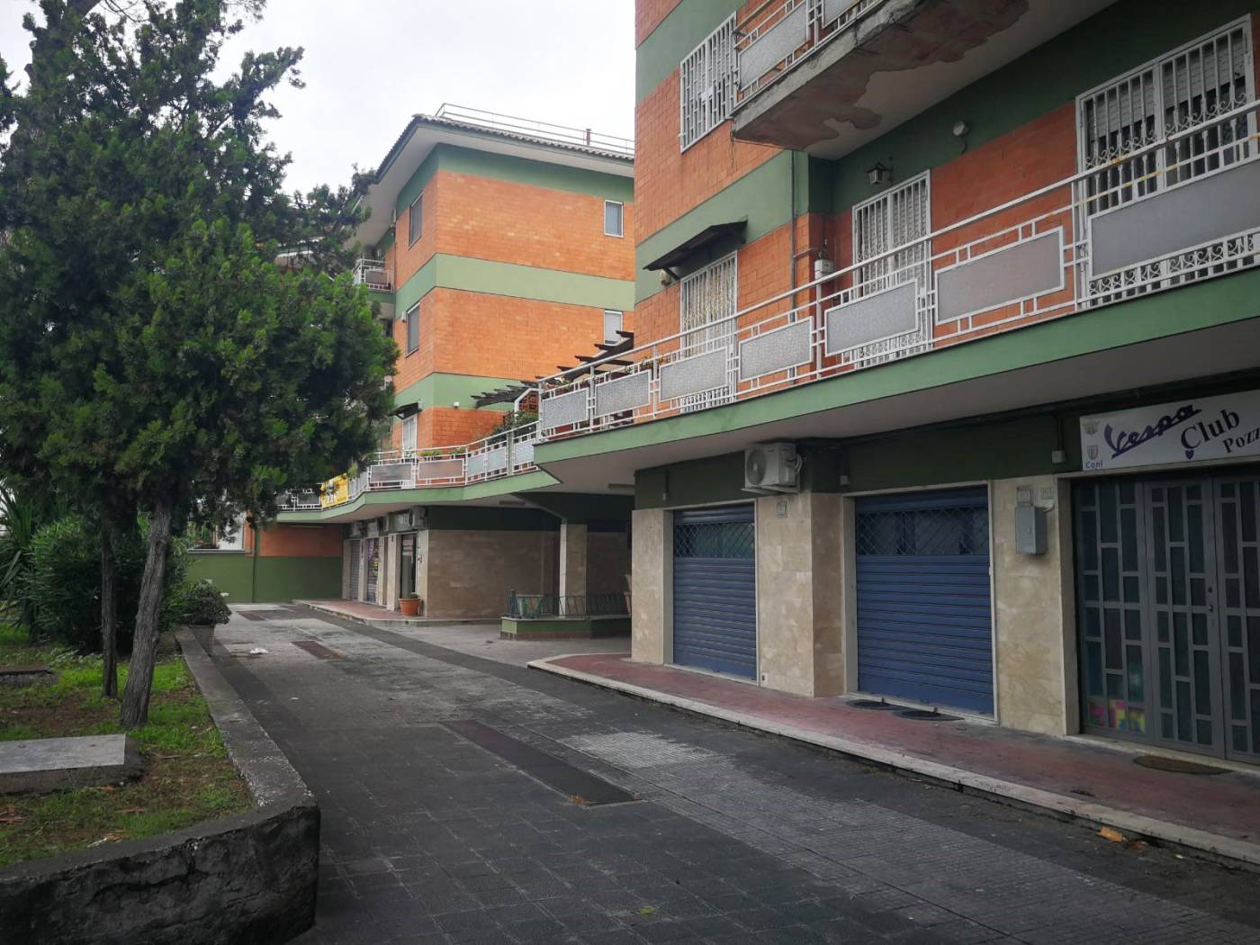 Locale commerciale in Vendita