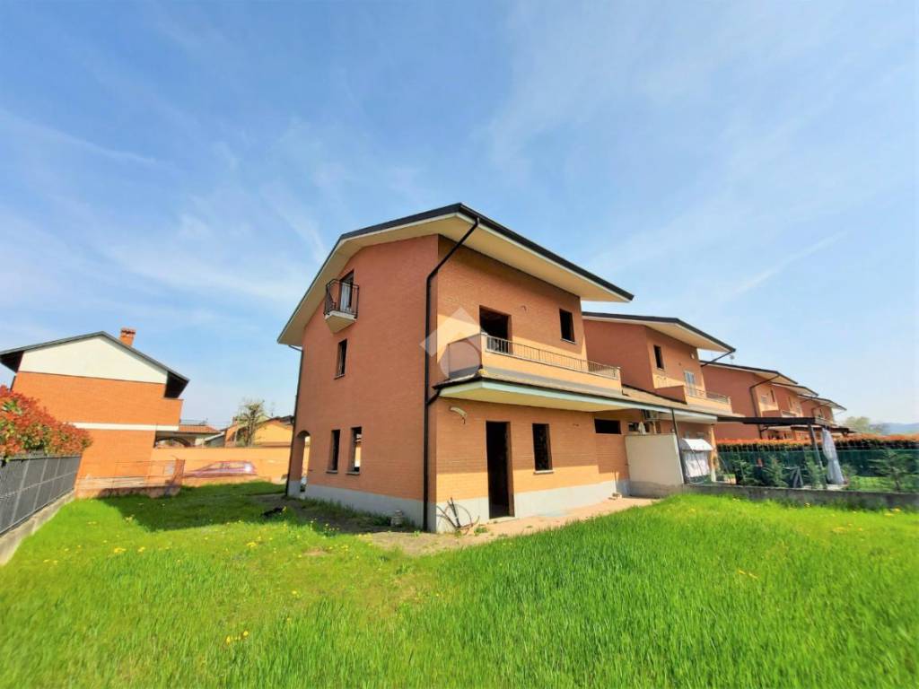 Vendita Villa a schiera in via Sant'elena 28 Chivasso. Nuova, posto ...