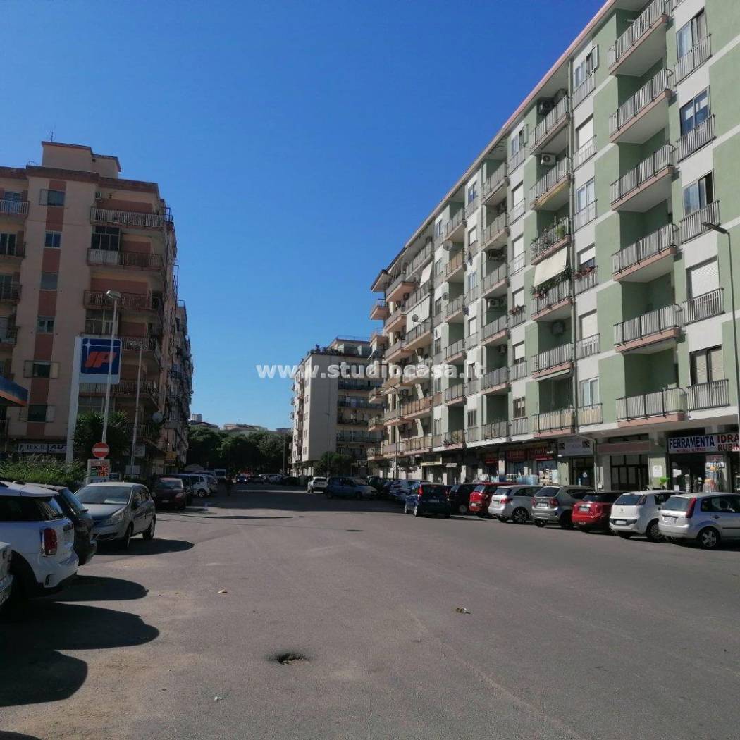 Appartamento buono stato, quinto piano, Centro, Crotone