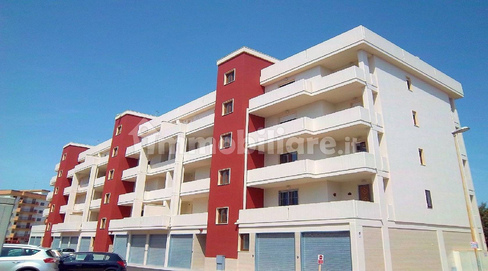 Trilocale largo Pozzi 51, Turi