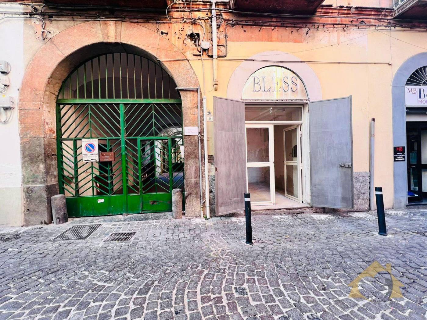 Locale commerciale in Vendita