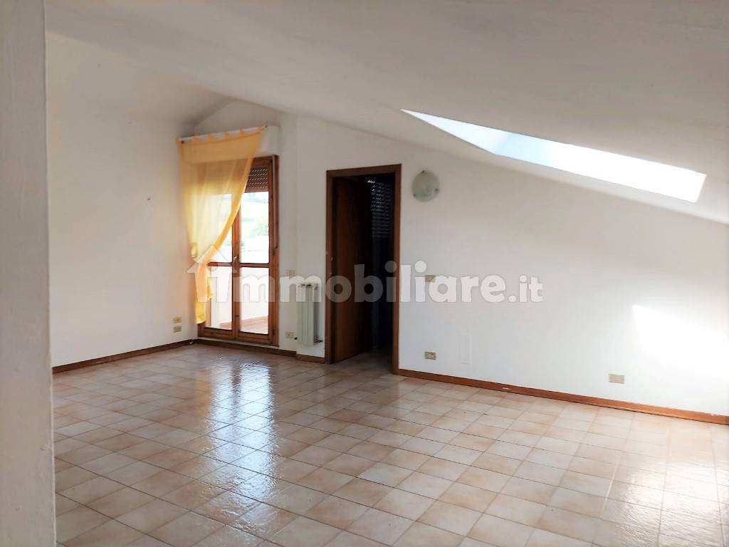 Bilocale via Aretina, Levane, Montevarchi