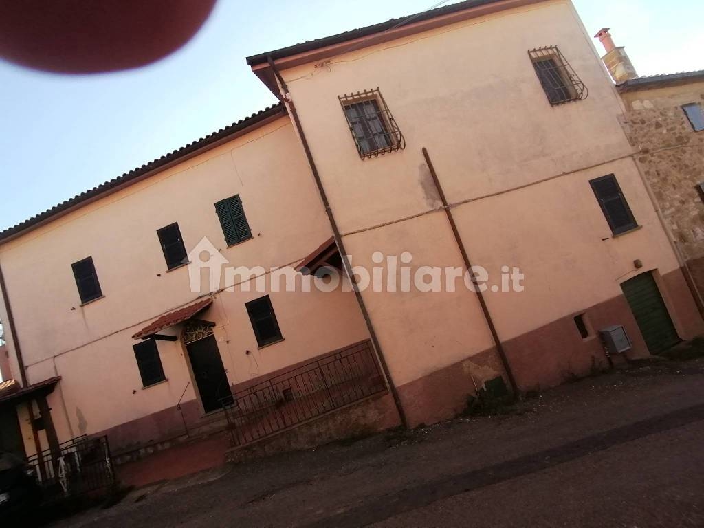 Vendita Terratetto unifamiliare in Case Sparse La Piccona Sorano. Buono ...