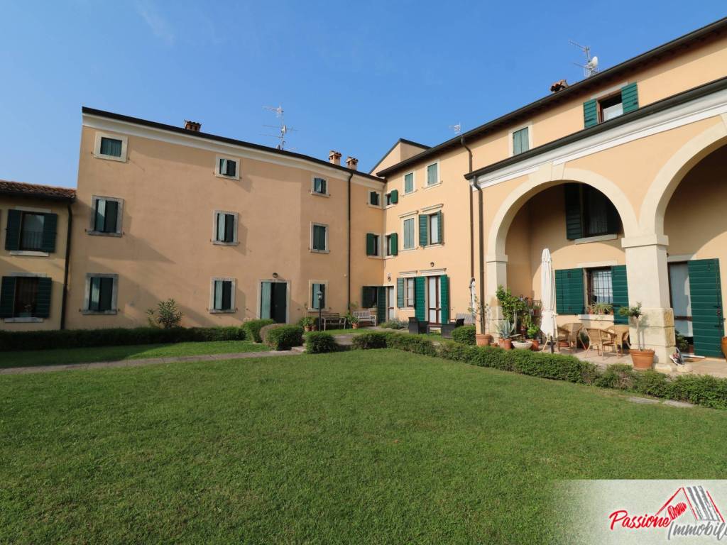 Vendita Villa a schiera San Pietro in Cariano. Ottimo stato, posto auto ...