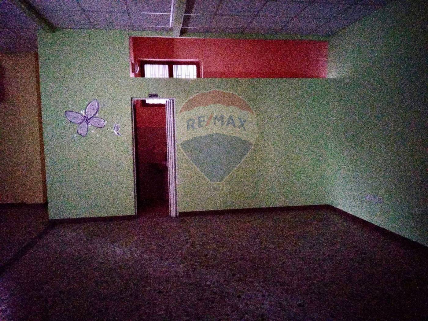 Locale commerciale in Vendita