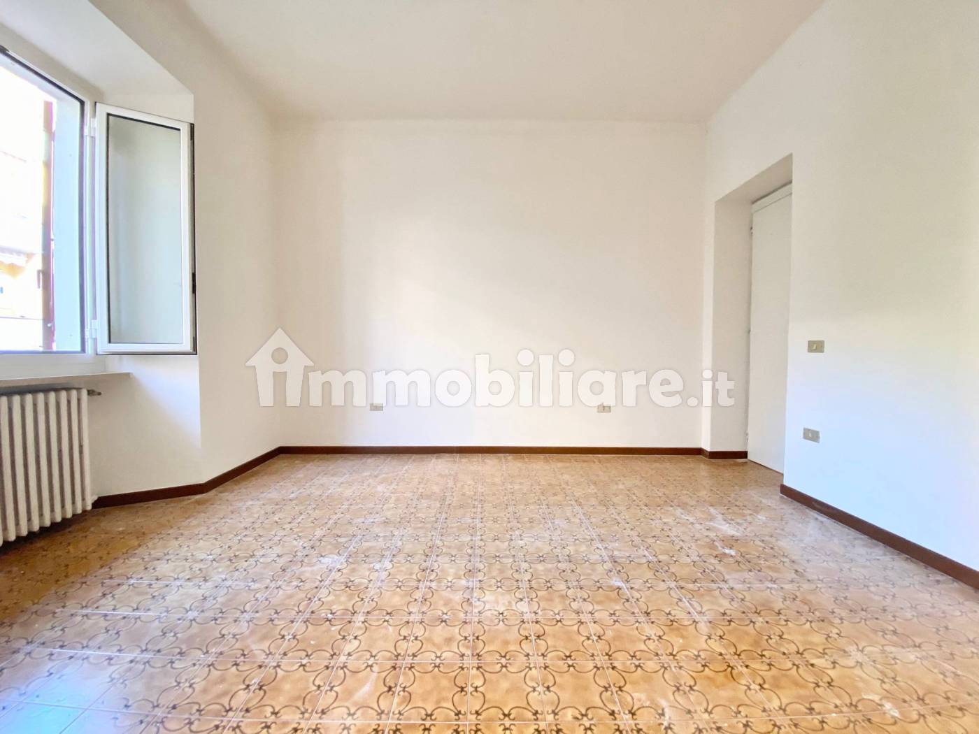 Trilocale via Fabriano, Piano, Ancona
