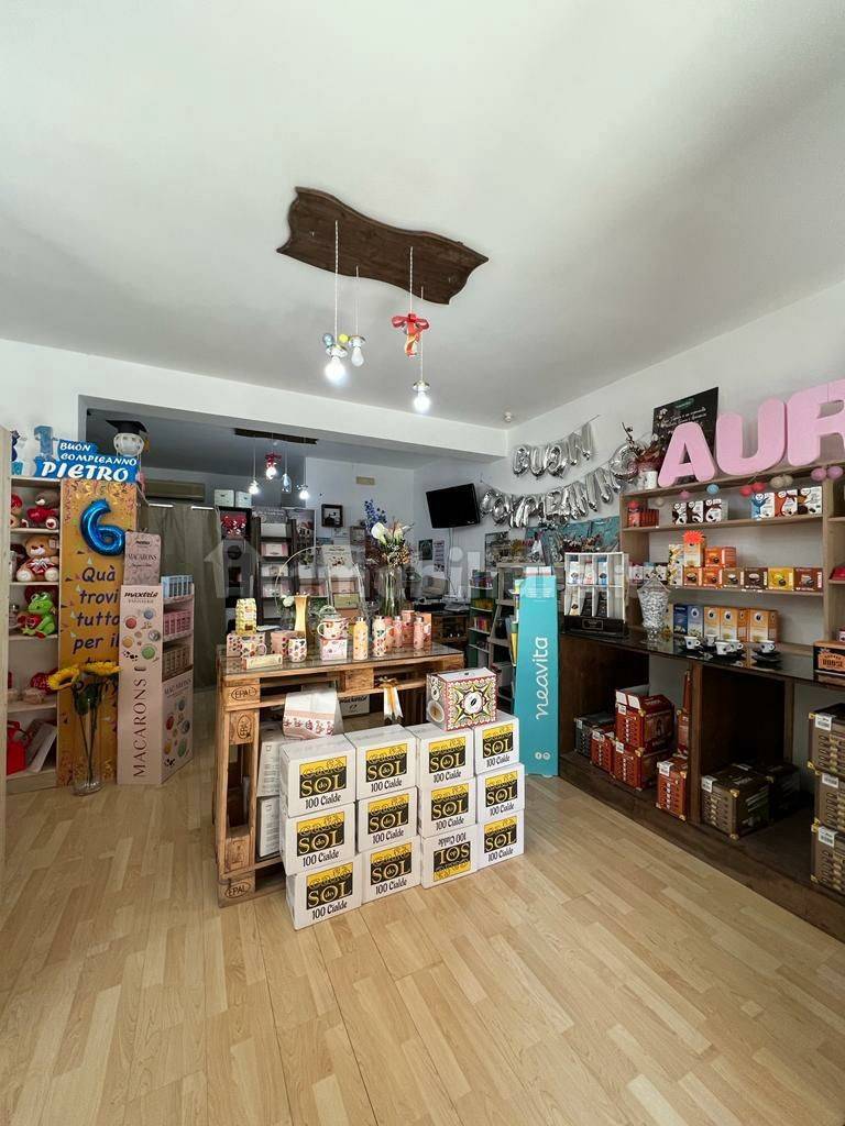 Attività commerciale in Vendita