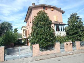 Case indipendenti in vendita in zona Modena Est, Modena - Immobiliare.it