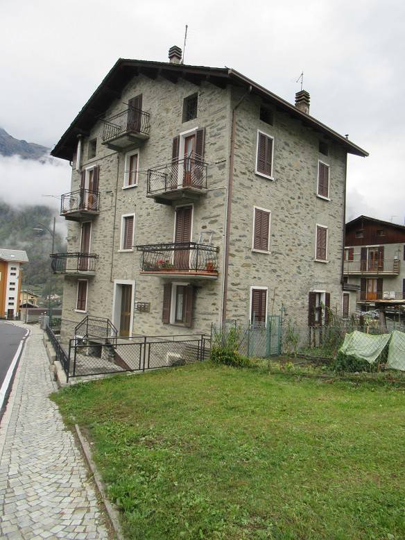 Trilocale via Ezio Vanoni 3, Centro, Caspoggio