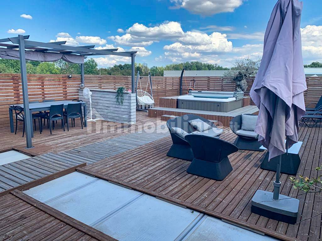 Attività commerciale in Vendita