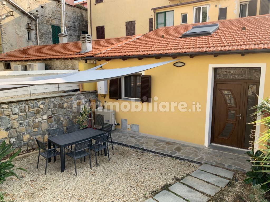 Trilocale Lungomare Cristoforo Colombo, Porto Maurizio, Imperia