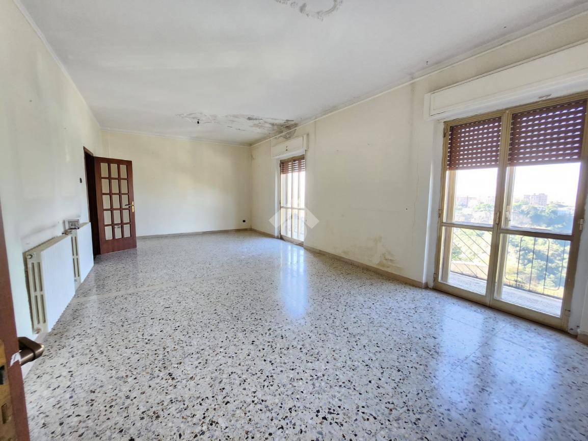 Appartamento via Carlo V 111, Centro Storico, Catanzaro