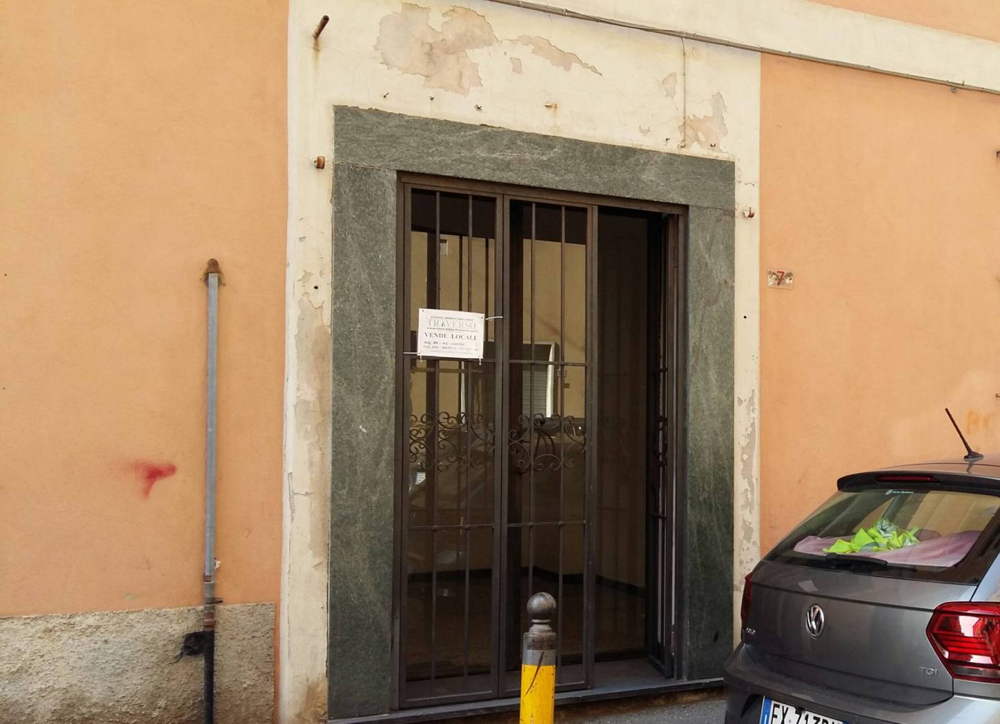 Locale commerciale in Vendita