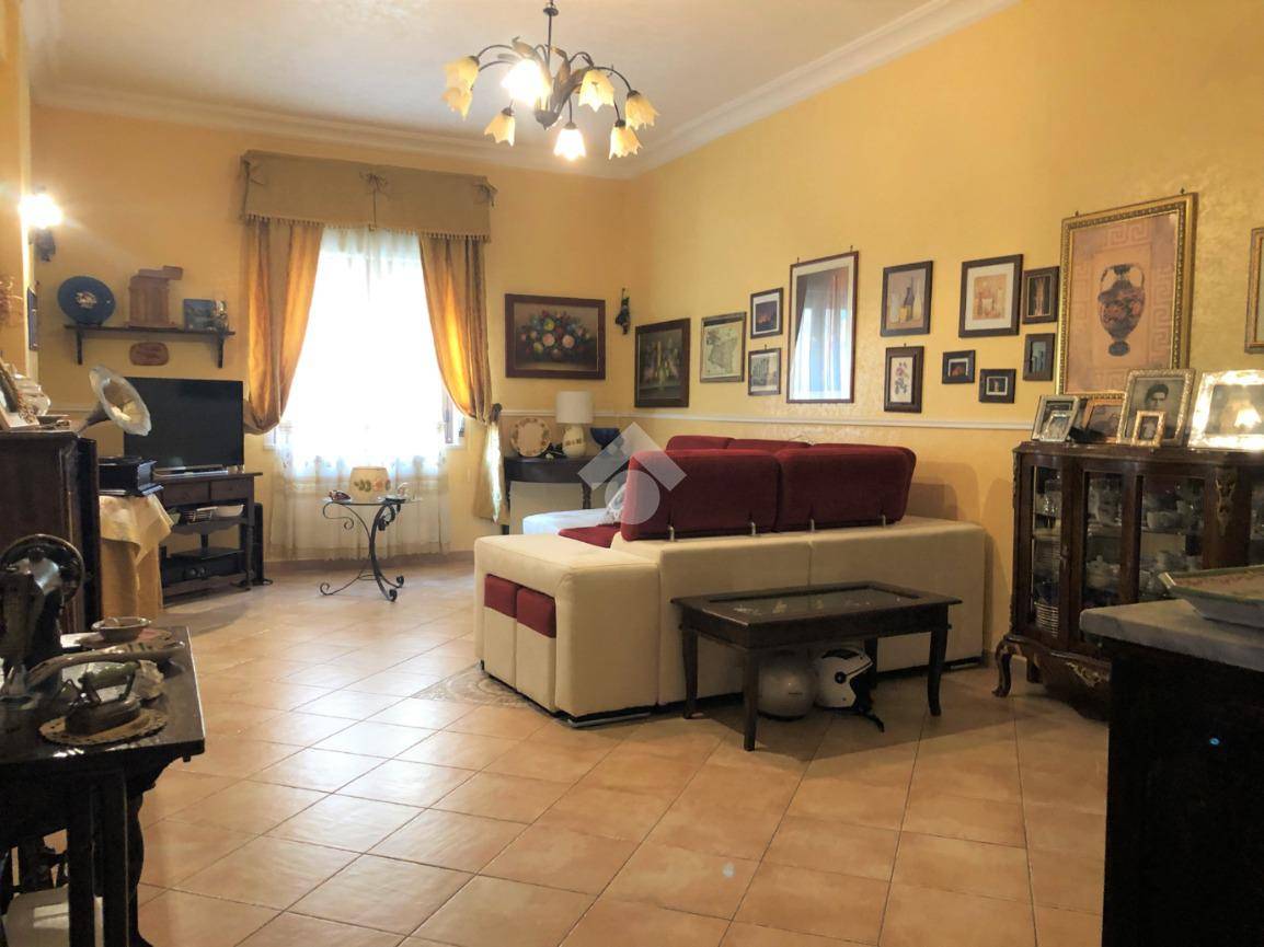 Quadrilocale via Esseneto 82, Via Imera, V. della Vittoria, Via Dante A., Agrigento
