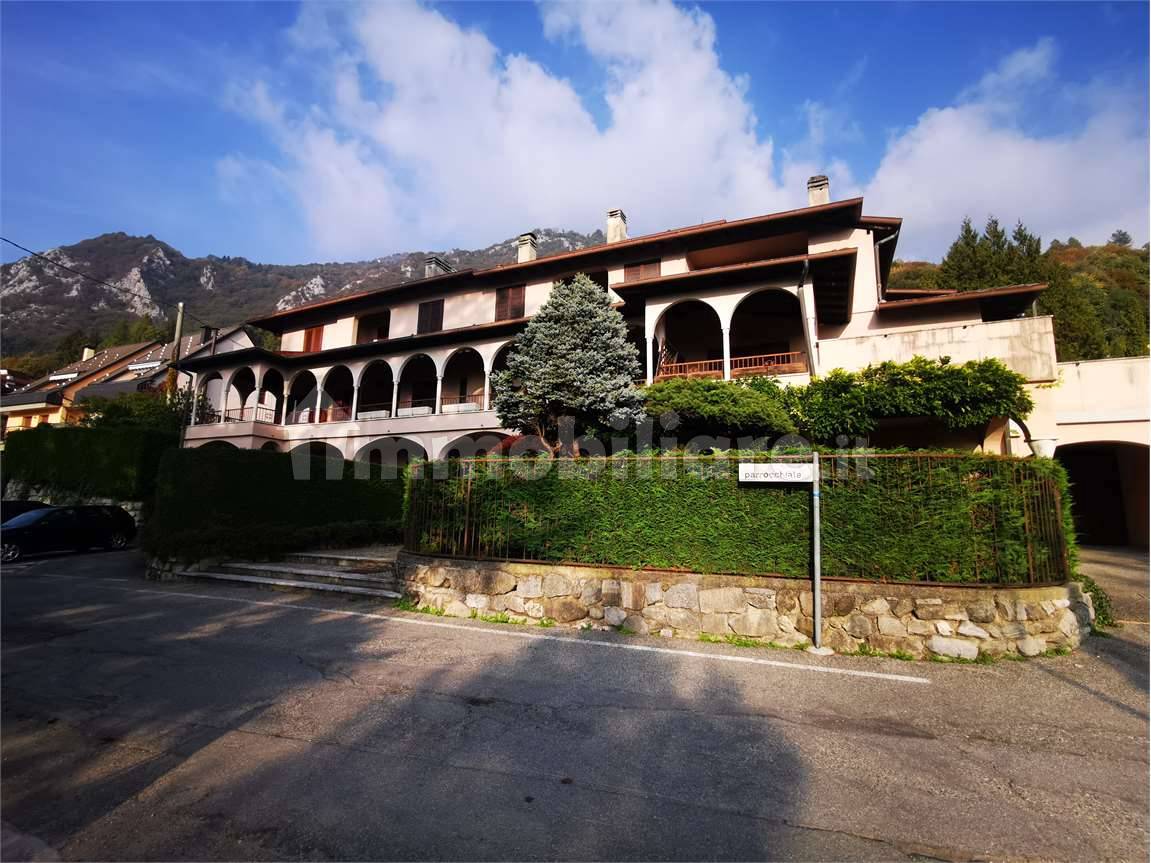 Trilocale via Parrocchiale, 29, Centro, Barzio