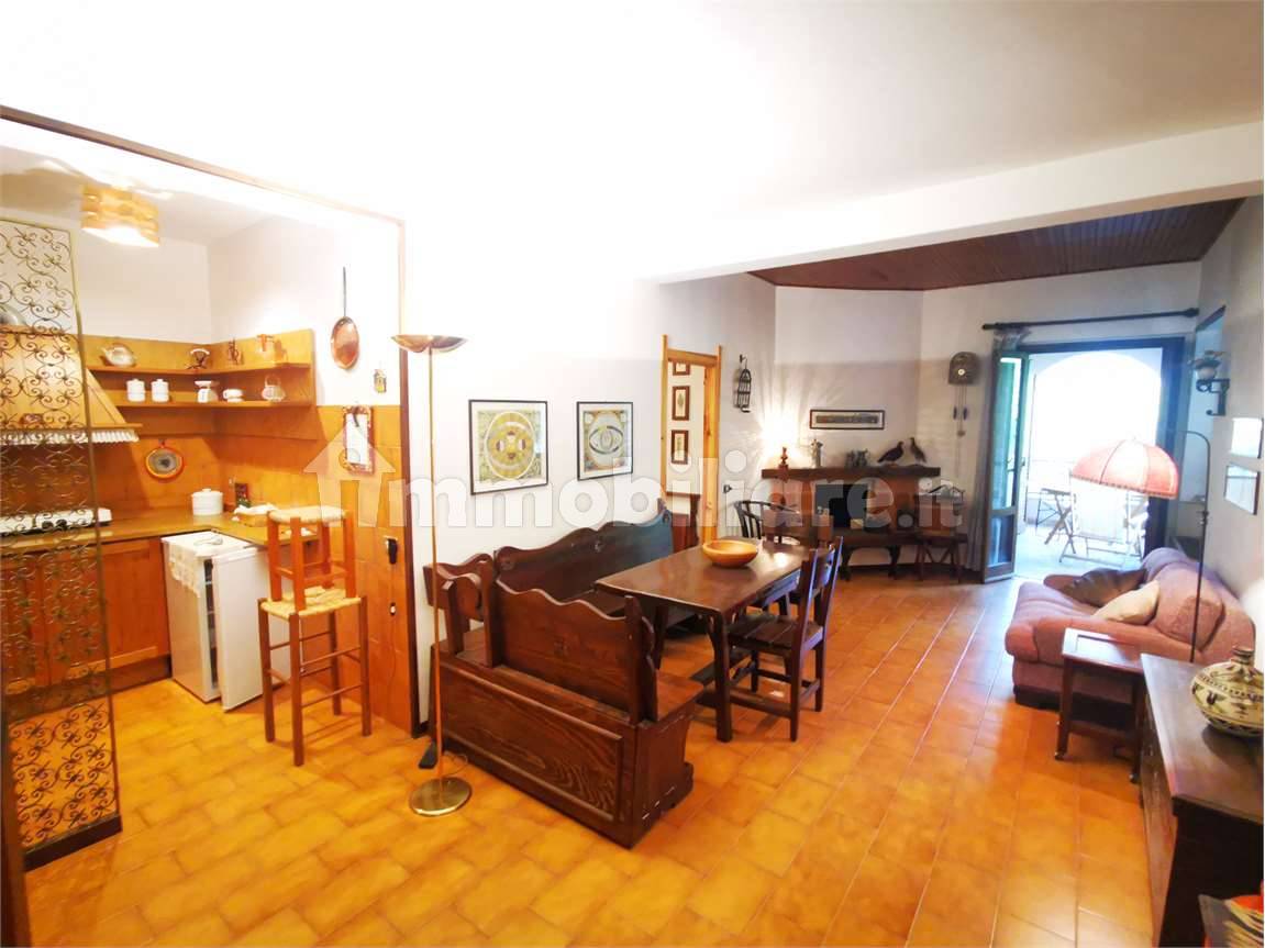 Bilocale via Parrocchiale, 29, Centro, Barzio