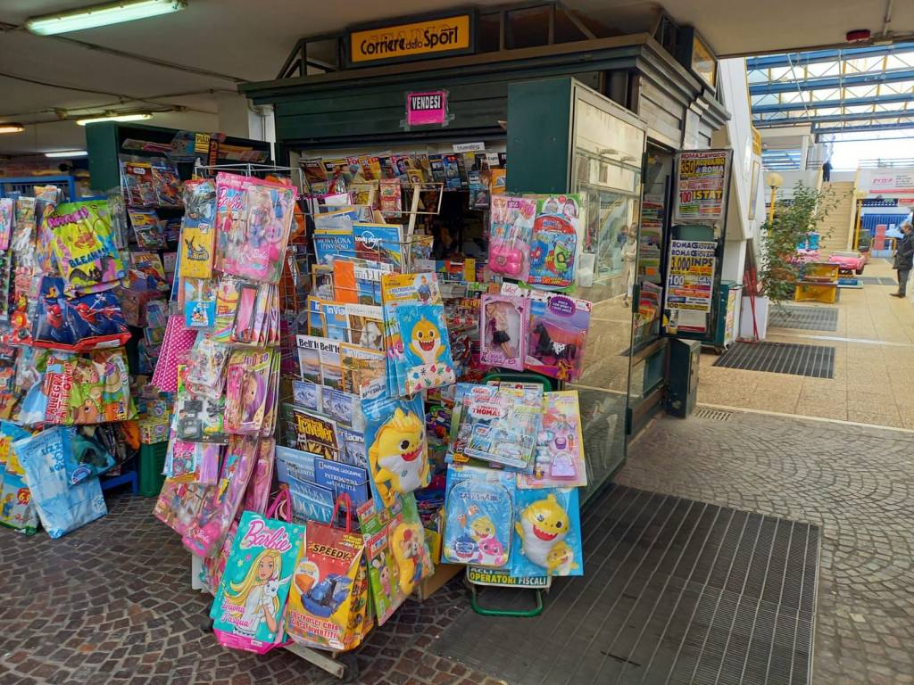 Edicola via Amico Aspertini 406, Roma, rif. 99029126 - Immobiliare.it