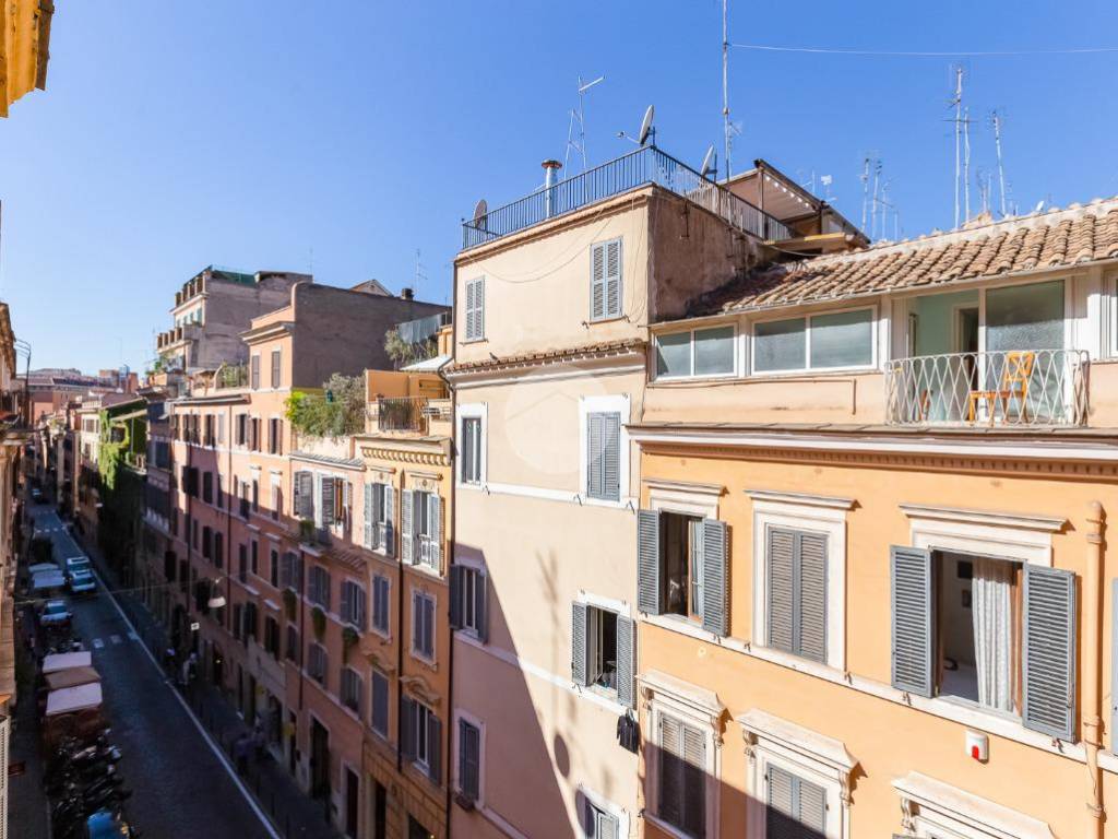 Vendita Appartamento Roma. Bilocale in via Urbana. Buono stato, quarto ...