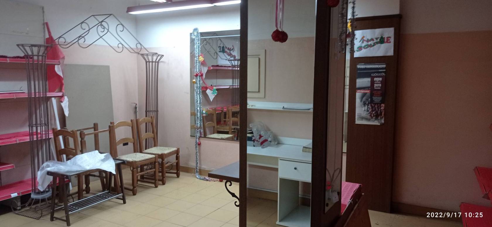 Locale commerciale in Vendita