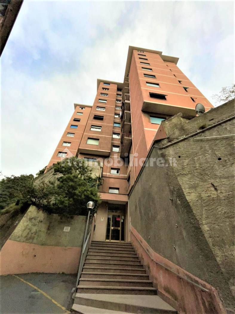 Bilocale via San Bartolomeo del Fossato 11a, Sampierdarena, Genova