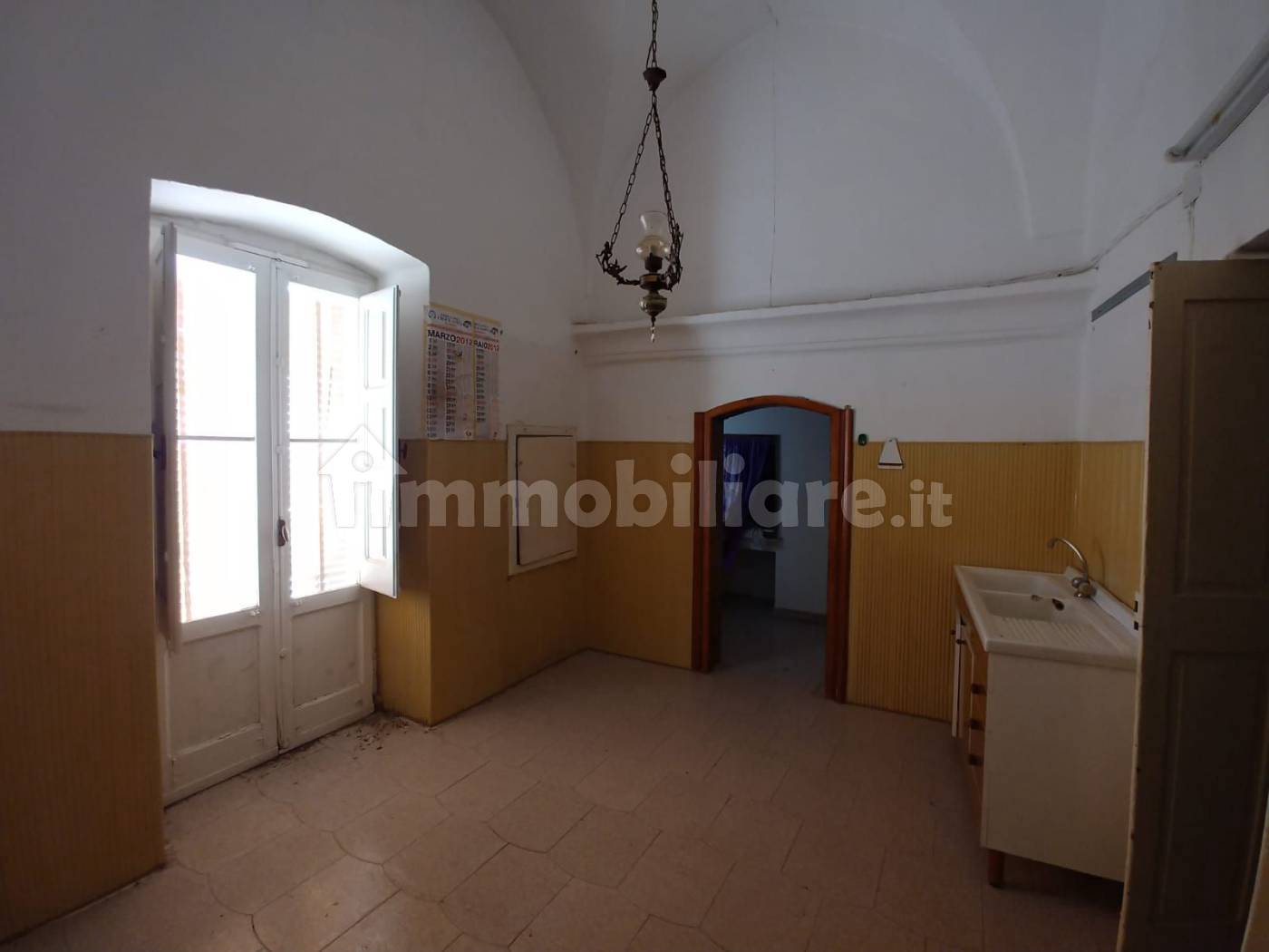 Trilocale via Donato Castiglione 27, Oria