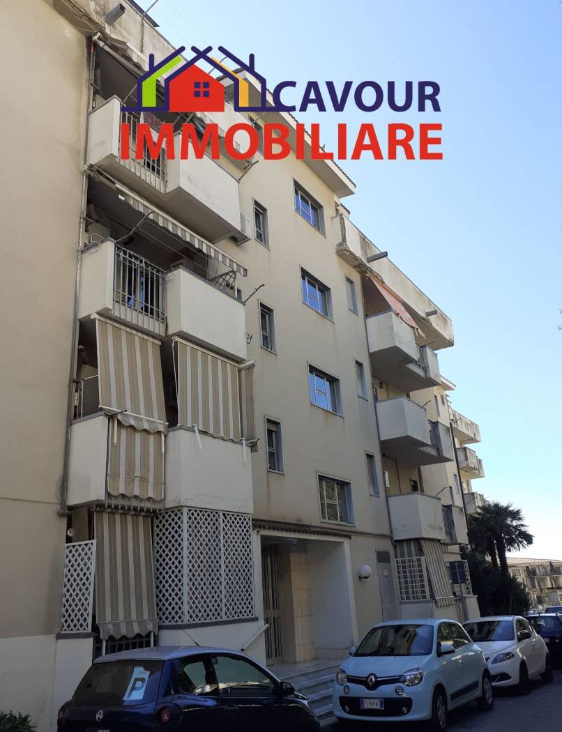 Quadrilocale via Gabriele Amico Valenti 92/B, Centro, Caltanissetta