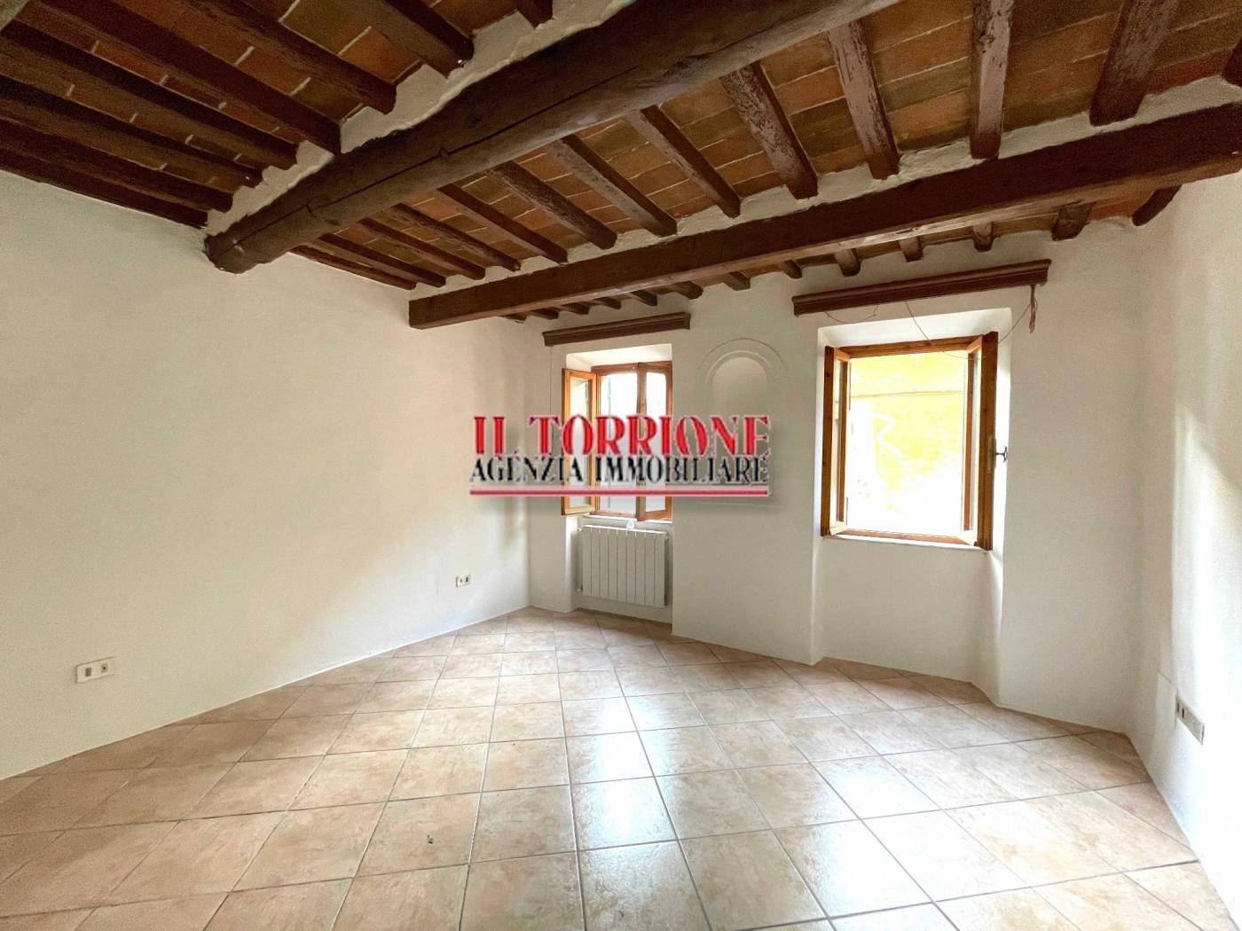 Trilocale via Benedetto Carioli, Centro, Pescia