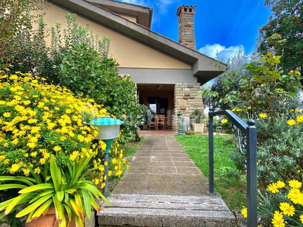 Vendita Villa unifamiliare in via dei Lupercali Sutri. Ottimo stato ...