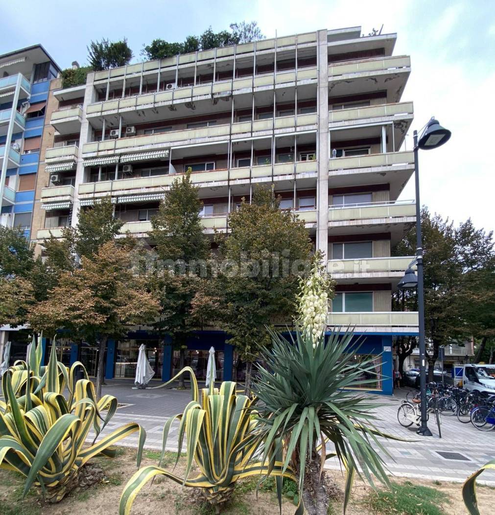 Trilocale viale Edmondo De Amicis, Piazza Salotto - Corso Umberto, Pescara