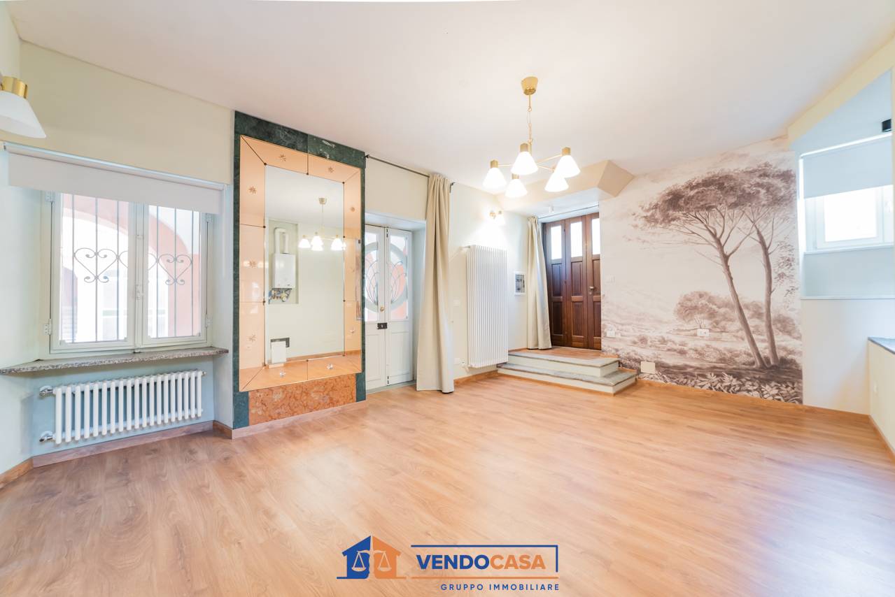 Trilocale via Barbacana 50, Centro, Bra