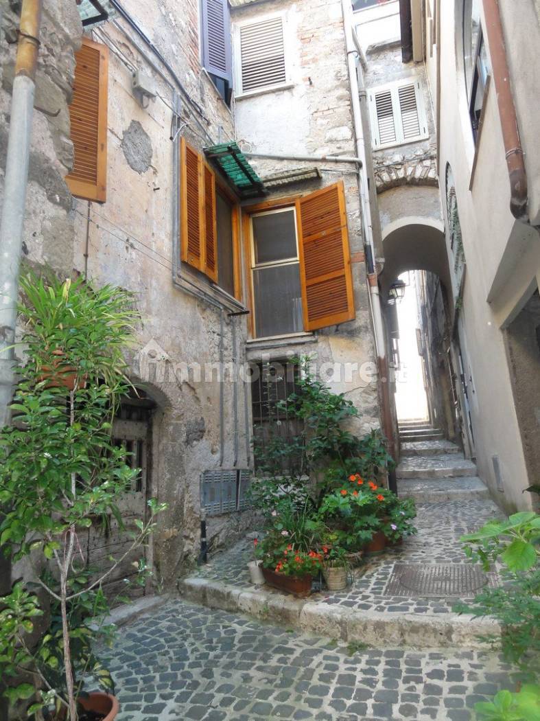 Quadrilocale via Indipendenza, Centro, Giuliano di Roma