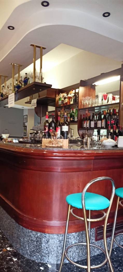 Locale commerciale in Vendita