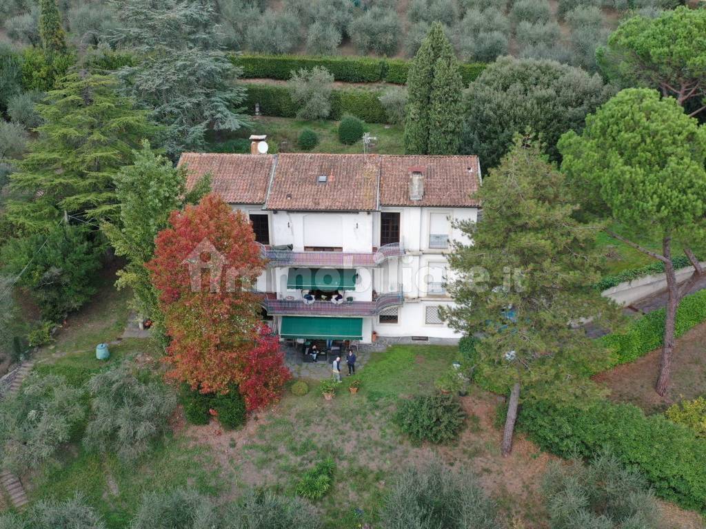 Sale Two-family villa in via della Pieve di Santo Stefano Lucca. Good ...