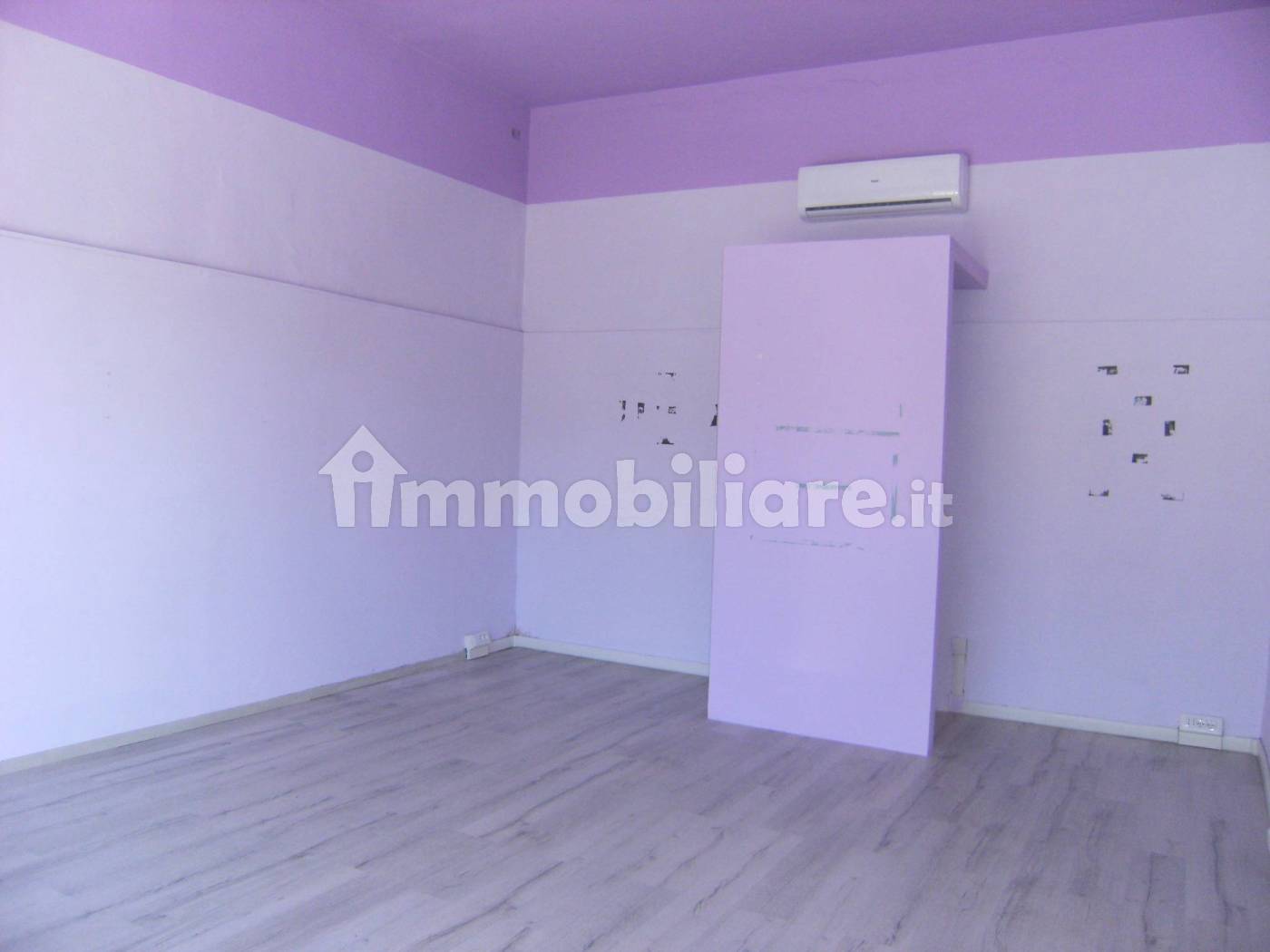 Locale commerciale in Vendita