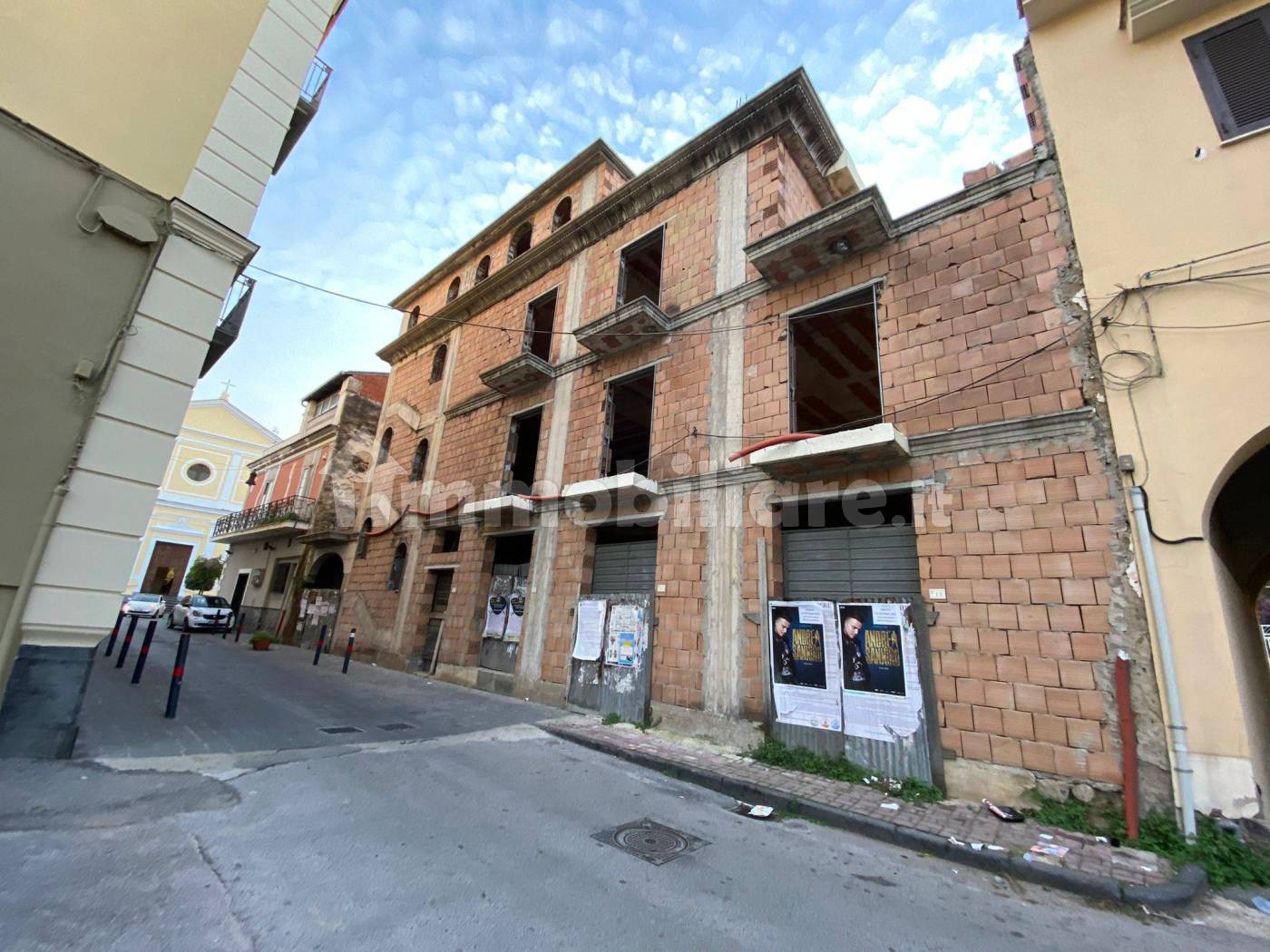 Locale commerciale in Vendita