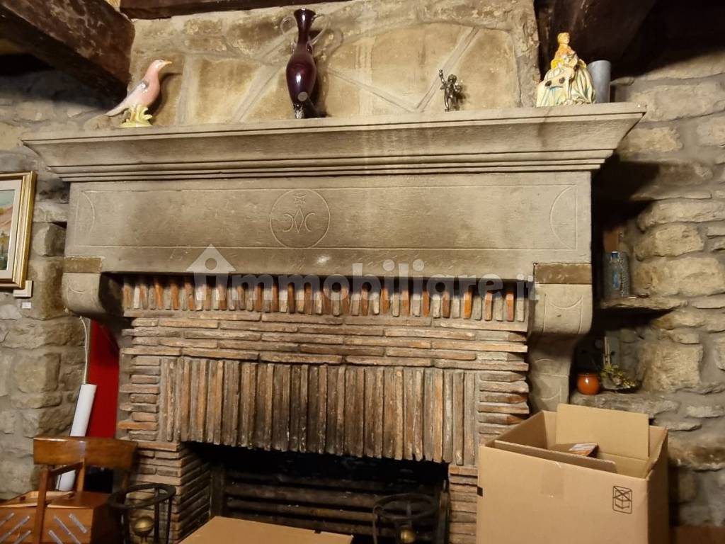 Vendita Sasso in Località Santa Maria alla Rassinata Arezzo. Da ...