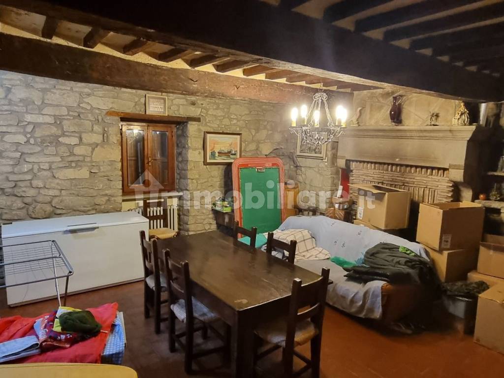 Vendita Sasso in Località Santa Maria alla Rassinata Arezzo. Da ...