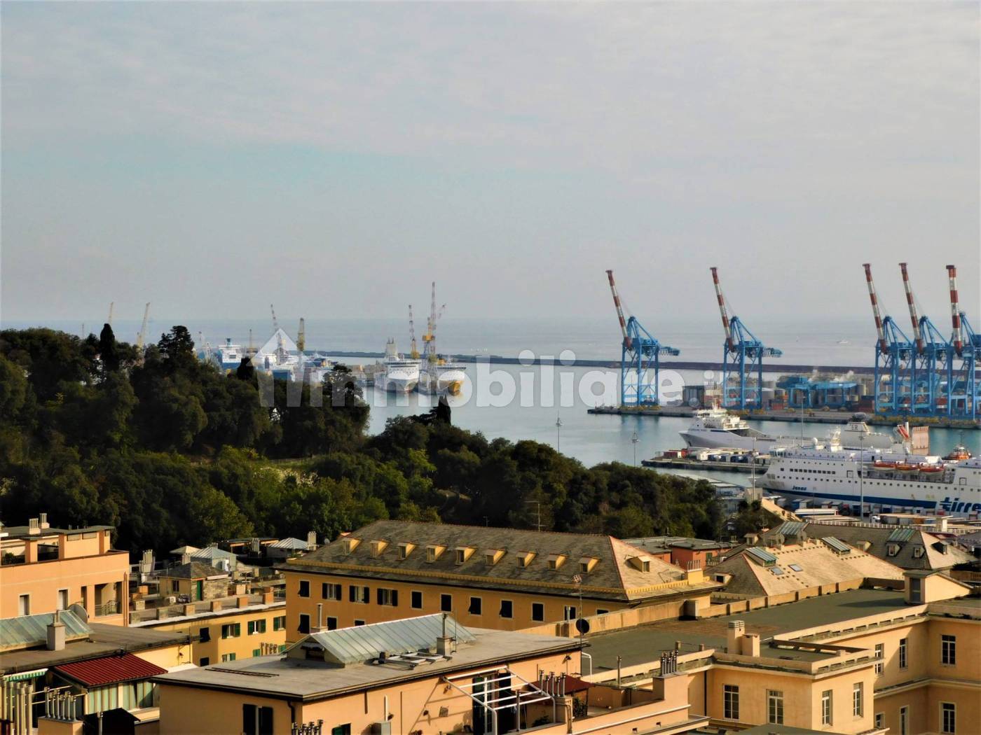 Trilocale via Bologna, San Teodoro, Genova