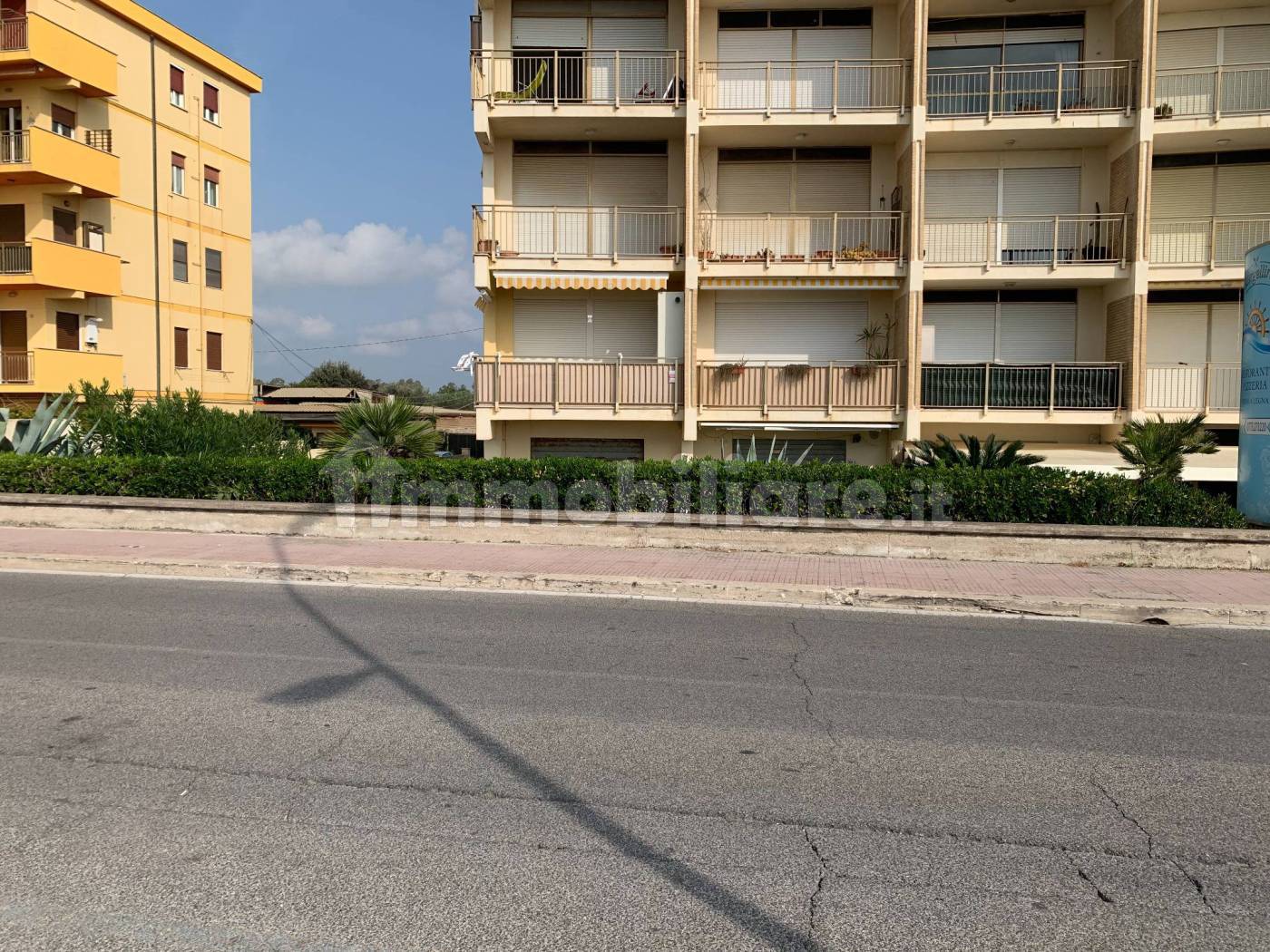 Locale commerciale in Vendita